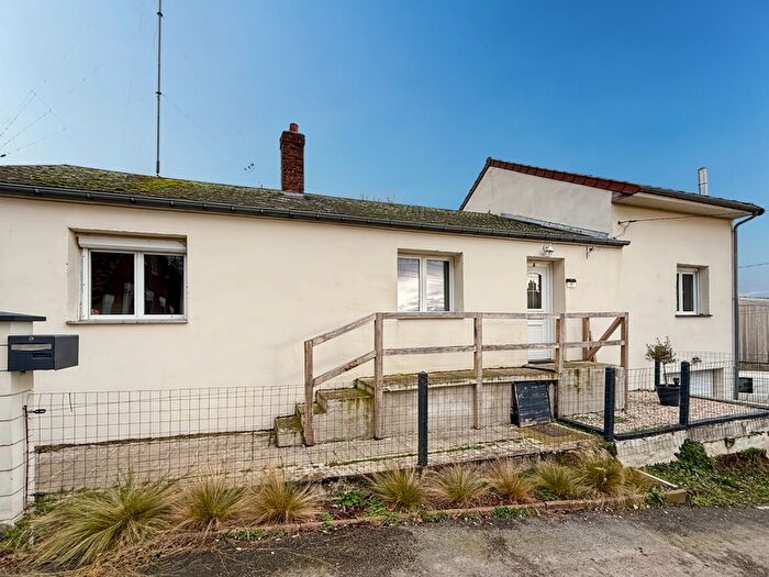 Maison à vendre - Hargicourt - 6 pièces - 4 chambres