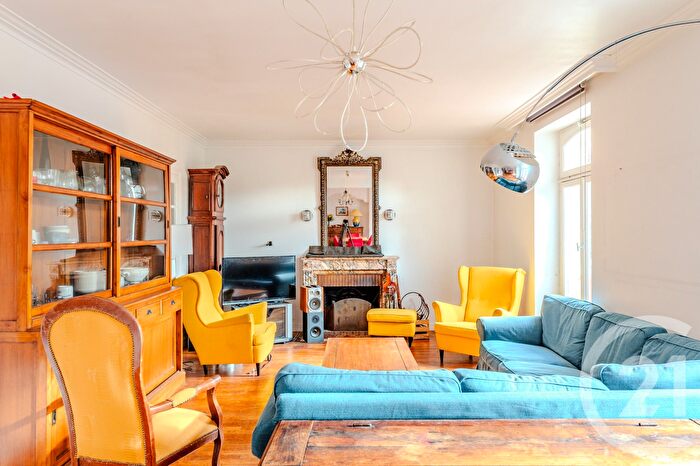 Maison 12 pièces à Quartiers Sud-Ouest, La Madeleine, à louer