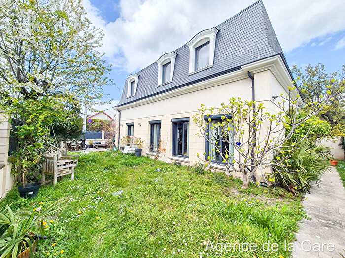 Carrières-sur-Seine, Fermettes, Amandiers, Colombier - Maison 7 pièces à vendre
