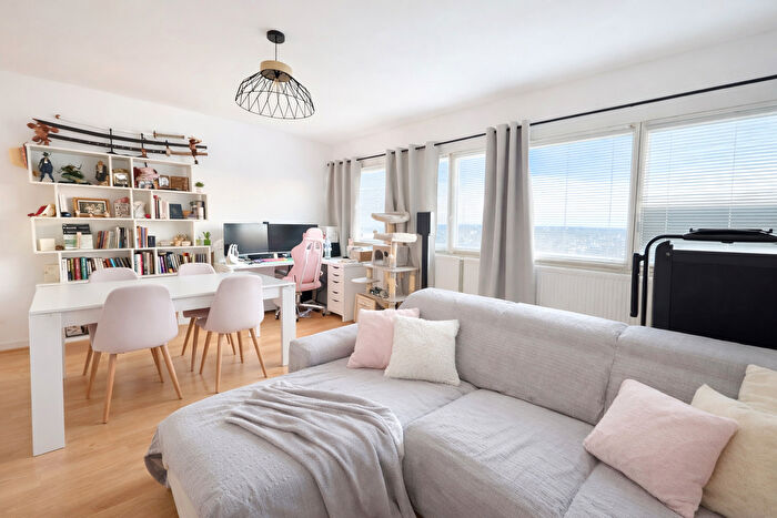 Appartement à vendre - Mons-en-Bar ul, Europe - 3 pièces - 1 chambre