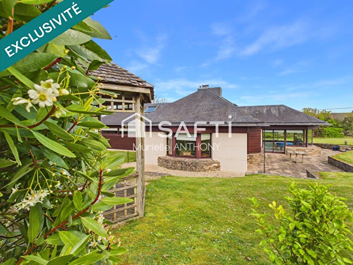Locquénolé : Maison 10 pièces à vendre