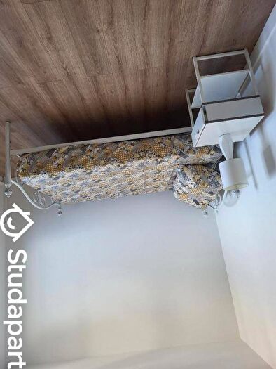 Appartement à louer - Rive Gauche-Biondi Volets Verts, Creil - 1 pièce - 4 chambres