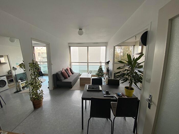 Appartement à louer - Quartiers Nord-Est, Les Longs Champs - 2 pièces - 1 chambre