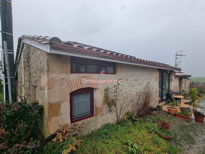 Maison 11 pièces à vendre - Saint-Maurice-de-Lestapel