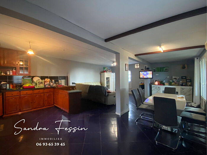 Maison à vendre - Saint-Paul, Villèle - 5 pièces - 3 chambres