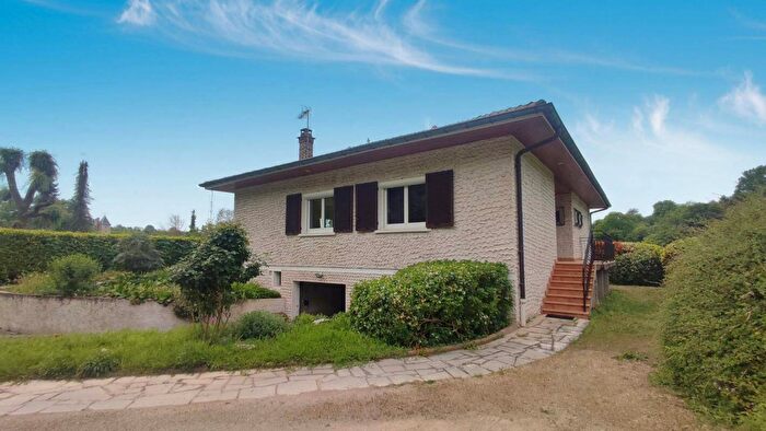 Maison 4 pièces à louer à Crémieu