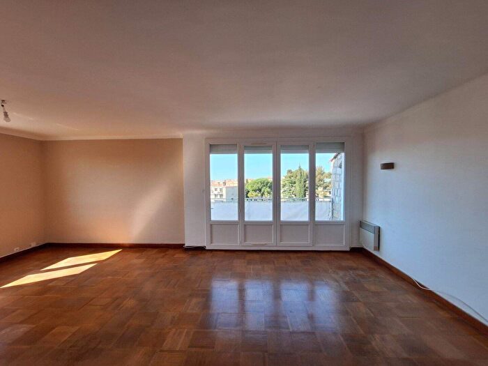 Appartement à louer - Marseille ème arrondissement - 3 pièces - 2 chambres