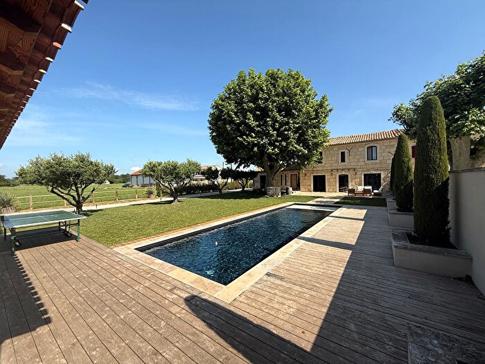 Maison à vendre - Arles, Mas-Thibert, Salin-de-Giraud - 7 pièces - 4 chambres