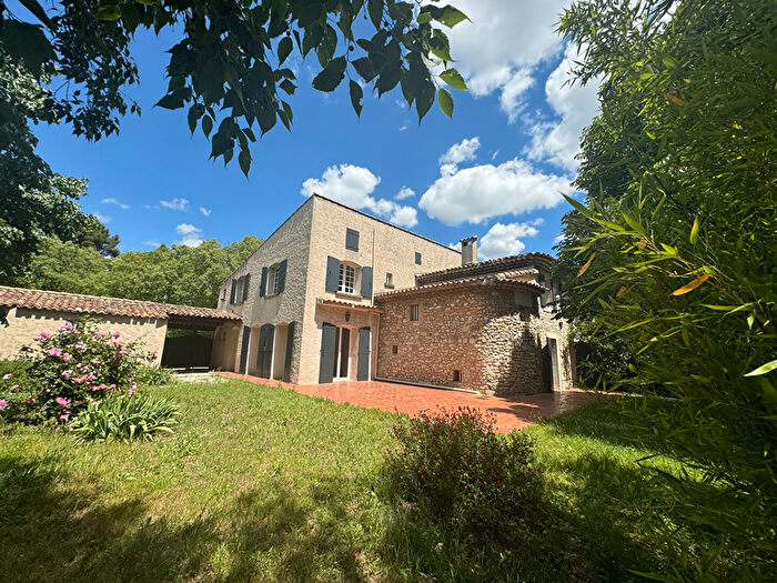 Maisons à vendre et appartements à louer - 1