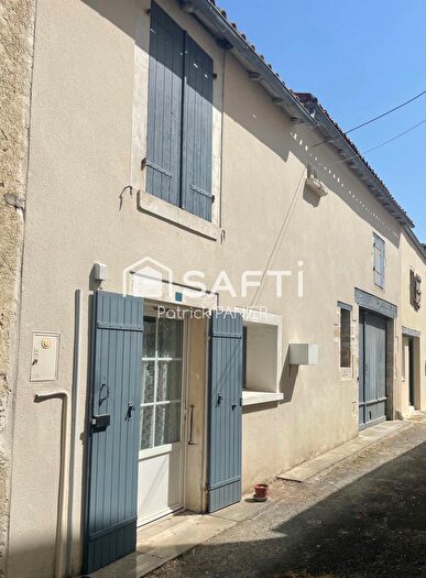 Maison 2 pièces à vendre à Dampierre-sur-Boutonne