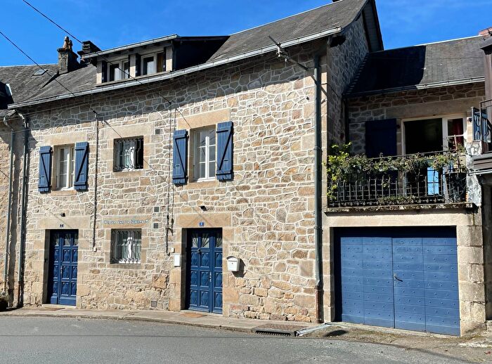 Treignac - Maison 9 pièces à vendre
