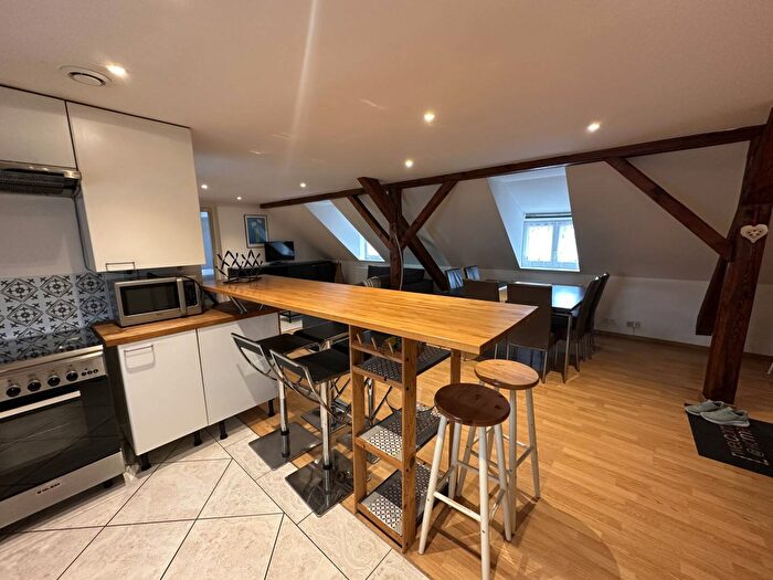 Appartement à louer - Strasbourg - 3 pièces - 2 chambres