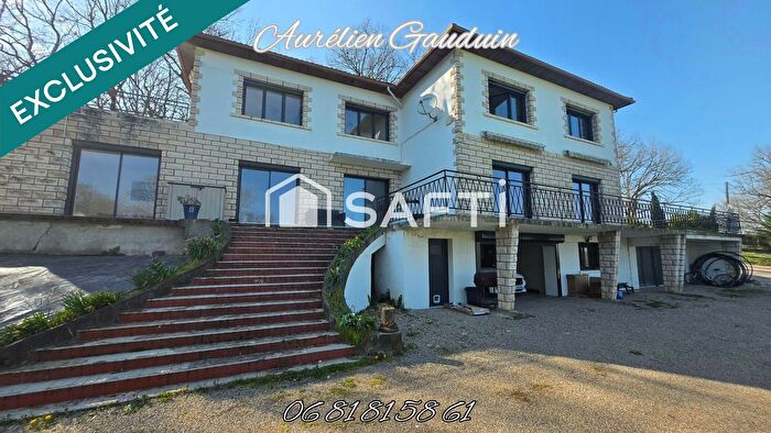 Maison à vendre - Savignac-sur-Leyze - 8 pièces - 5 chambres