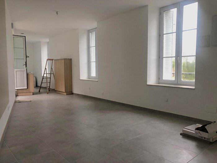 Appartement à louer - Airvault - 3 pièces - 2 chambres