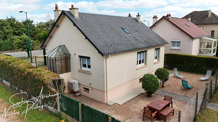 Maisons à vendre et appartements à louer - 3