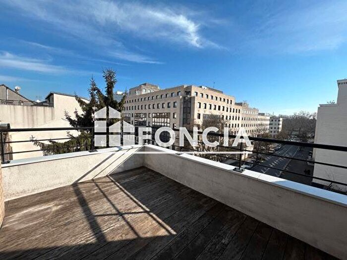 Appartement à louer - République, Suresnes - 2 pièces - 1 chambre