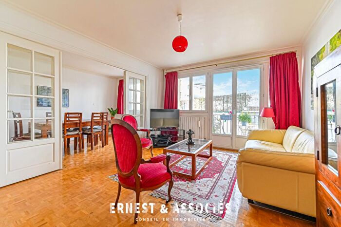 Appartement à vendre - Paris e , Saint-Vincent de Paul, Lariboisière - 5 pièces - 3 chambres