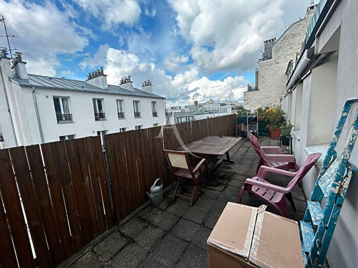 Appartement à louer - Goutte dOr-Château Rouge, Paris ème arrondissement - 2 pièces - 1 chambre