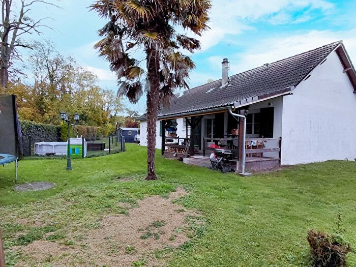 Maison à vendre - Brienon-sur-Armançon - 7 pièces - 4 chambres