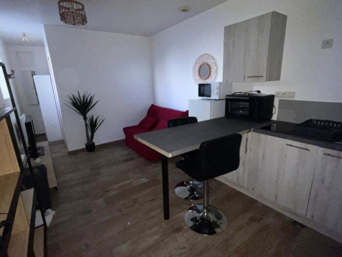 Appartement 1 pièce à Ville-Basse, Montélimar, à louer