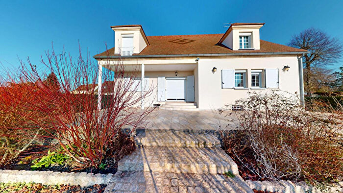 Rozay-en-Brie - Maison 8 pièces à vendre