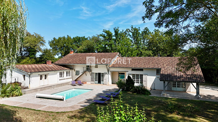 Châtillon-sur-Chalaronne : Maison 7 pièces à vendre