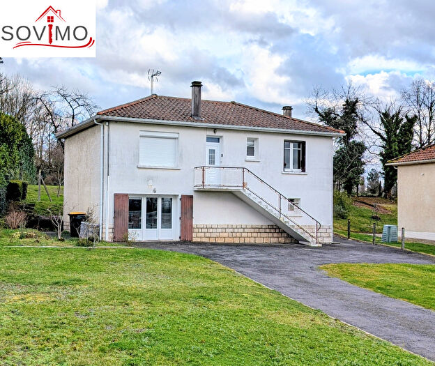 Maison à vendre - Nieuil - 4 pièces - 3 chambres