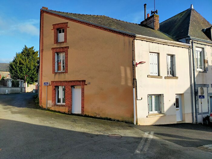 Maison à vendre - Villaines-la-Juhel - 6 pièces - 4 chambres