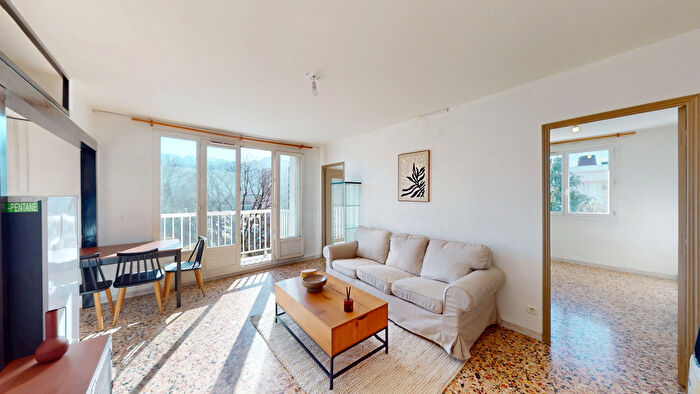 Appartement à louer - Saint-Martin-dHères, Galochère - 3 pièces - 2 chambres