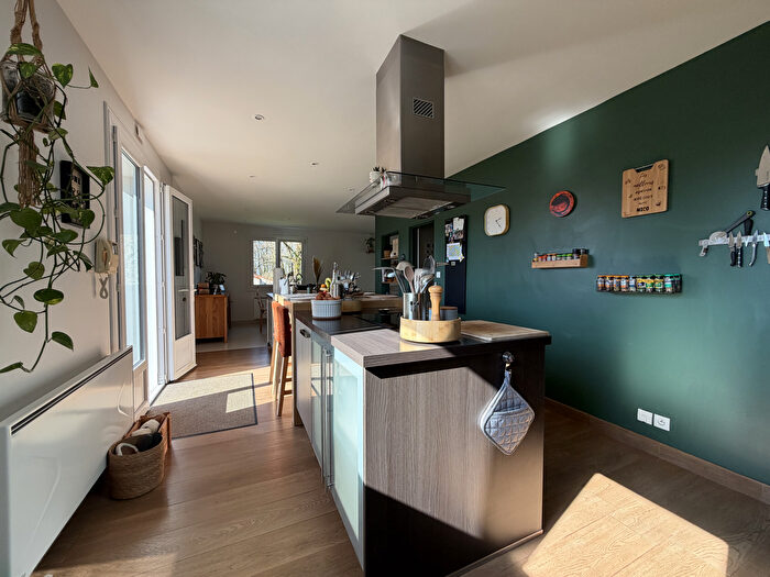 Maison à vendre - Aizenay - 6 pièces - 4 chambres