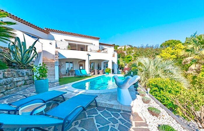 Maison à vendre - Fréjus, Saint-Aygulf - 6 pièces