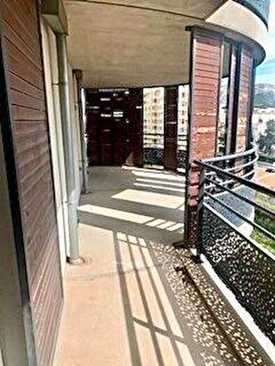 Appartement à louer - Marseille ème arrondissement - 4 pièces - 3 chambres