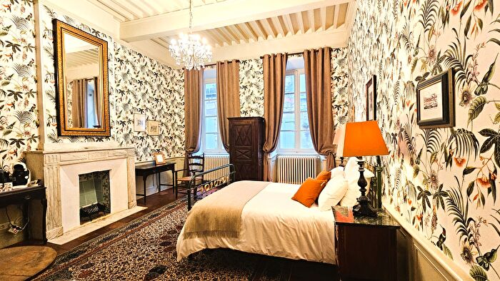 Maison à vendre - Saint-Antonin-Noble-Val - 16 pièces - 10 chambres