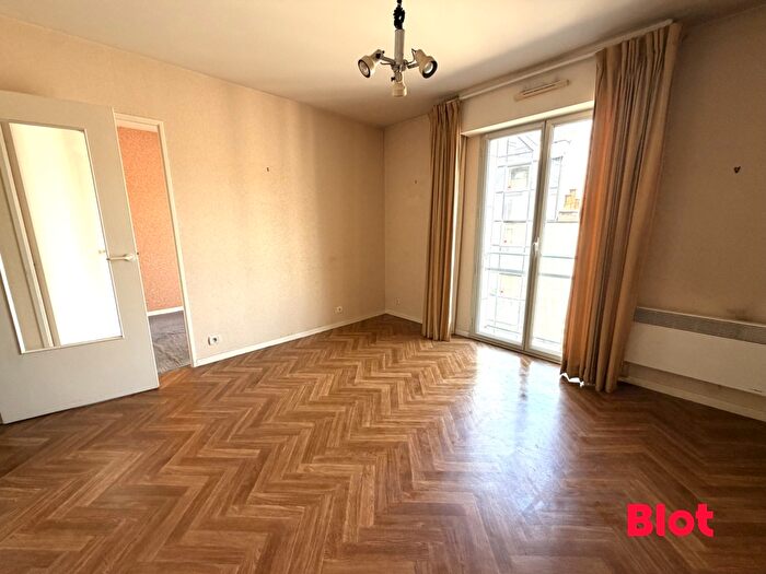 Quartiers Centre, Colombier : Appartement 2 pièces à vendre