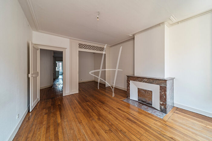 Appartement à vendre - Metz, Centre-ville - 4 pièces - 2 chambres