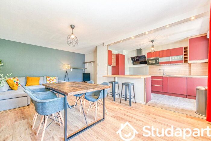 Appartement à louer - Berriat-Ampere, Grenoble - 1 pièce - 3 chambres