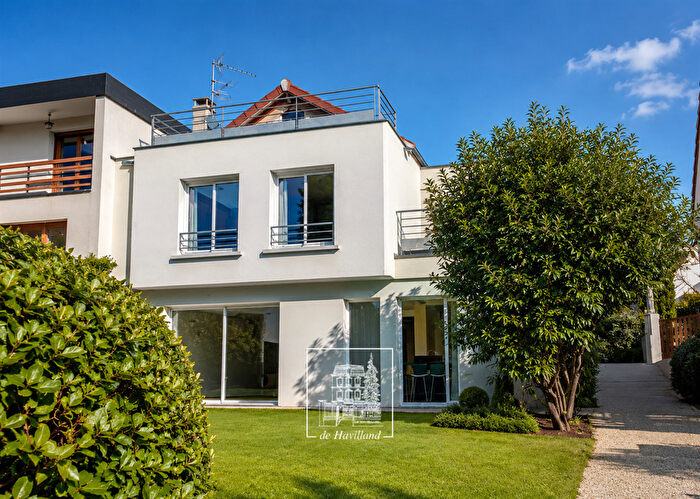 Maison 7 pièces à Rueil-Malmaison, à louer