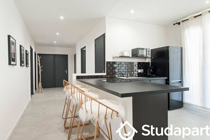 Appartement à louer - Saint Lazare, Marseille ème arrondissement - 1 pièce - 1 chambre