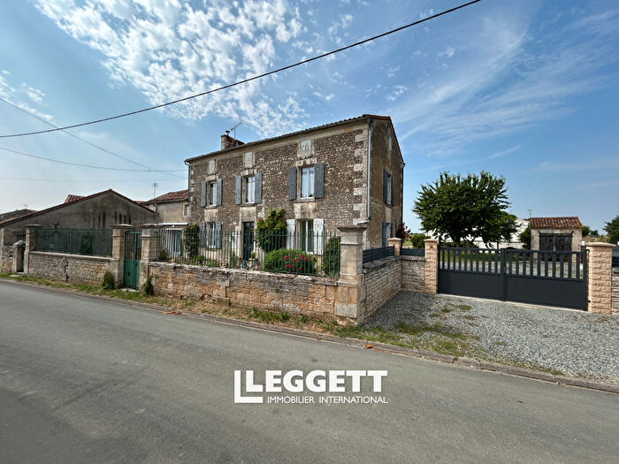 Maison à vendre - Bouillé-Courdault - 6 pièces - 3 chambres