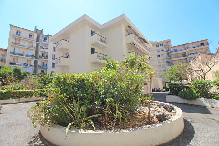 Appartement 2 pièces à Nice, Borriglione, à vendre