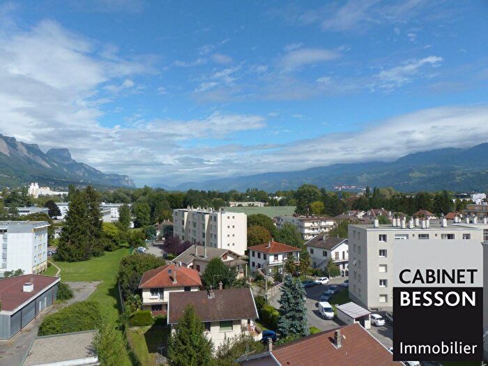 Appartement à louer - Saint-Martin-dHères - 3 pièces - 2 chambres