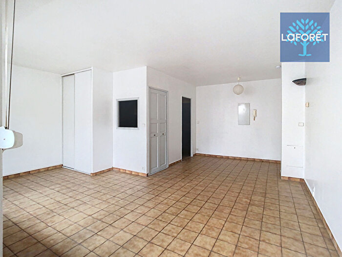 Appartement à vendre - Montigny-le-Bretonneux, Le Plan de Troux - 1 pièce