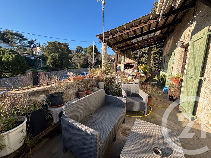 Maison à vendre - Nîmes, Terres de Rouvière, LEau Bouillie - 6 pièces - 4 chambres