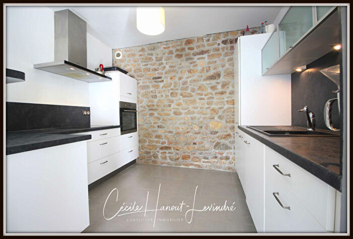 Maisons à vendre et appartements à louer - 1