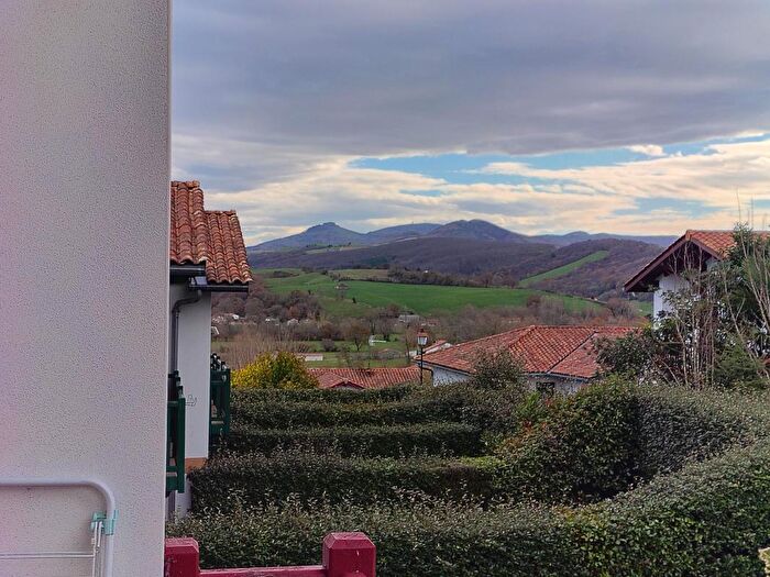 Maison à vendre - Saint-Pée-sur-Nivelle - 4 pièces - 3 chambres