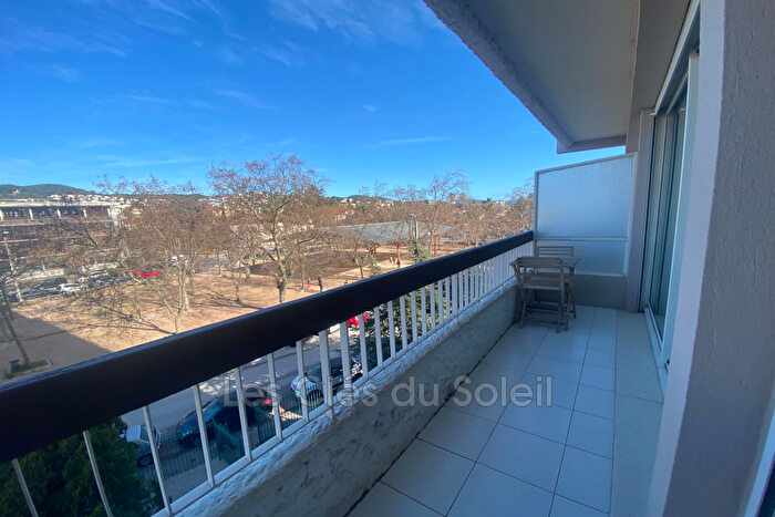 Appartement à louer - Hyères, Centre-ville - 1 pièce