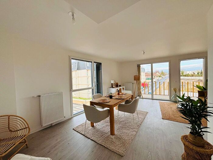 Appartement à vendre - Senlis, Centre-ville - 4 pièces - 3 chambres