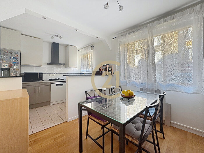Appartement 3 pièces à vendre - Juvisy-sur-Orge, Centre-ville, Entrevoies, Seine