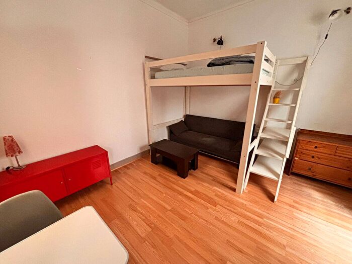 Arènes, Nîmes - Appartement 2 pièces à louer
