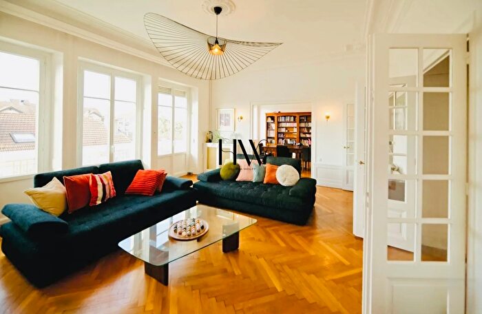 Appartement à vendre - Annemasse, Centre-ville - 6 pièces - 4 chambres